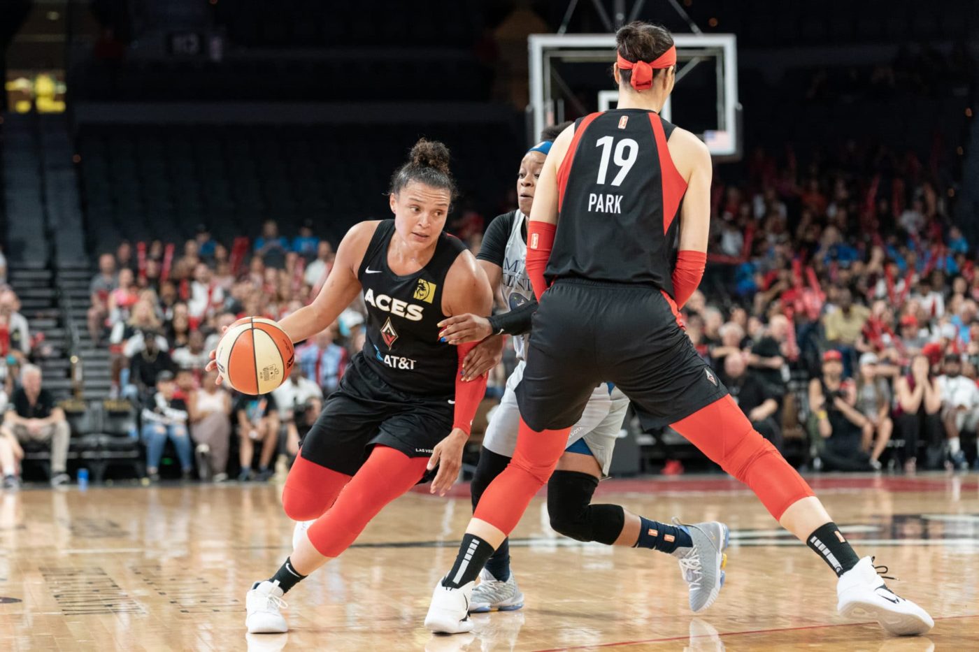 Kayla McBride a choisi Minnesota, du coup... Chelsea Gray à Vegas ...